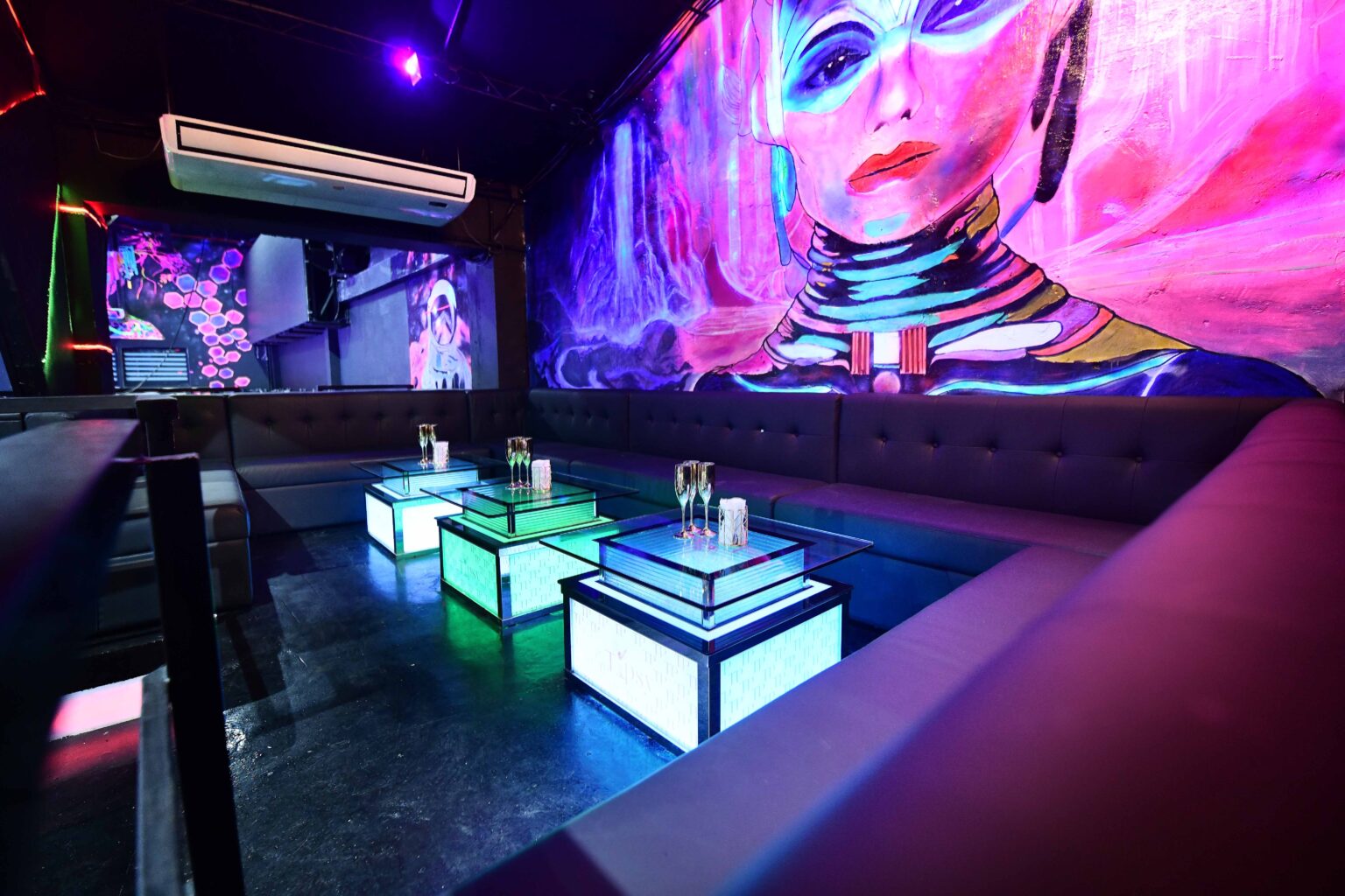 Book a Table | Night Club & Disco - Club Tipsy Cebu
