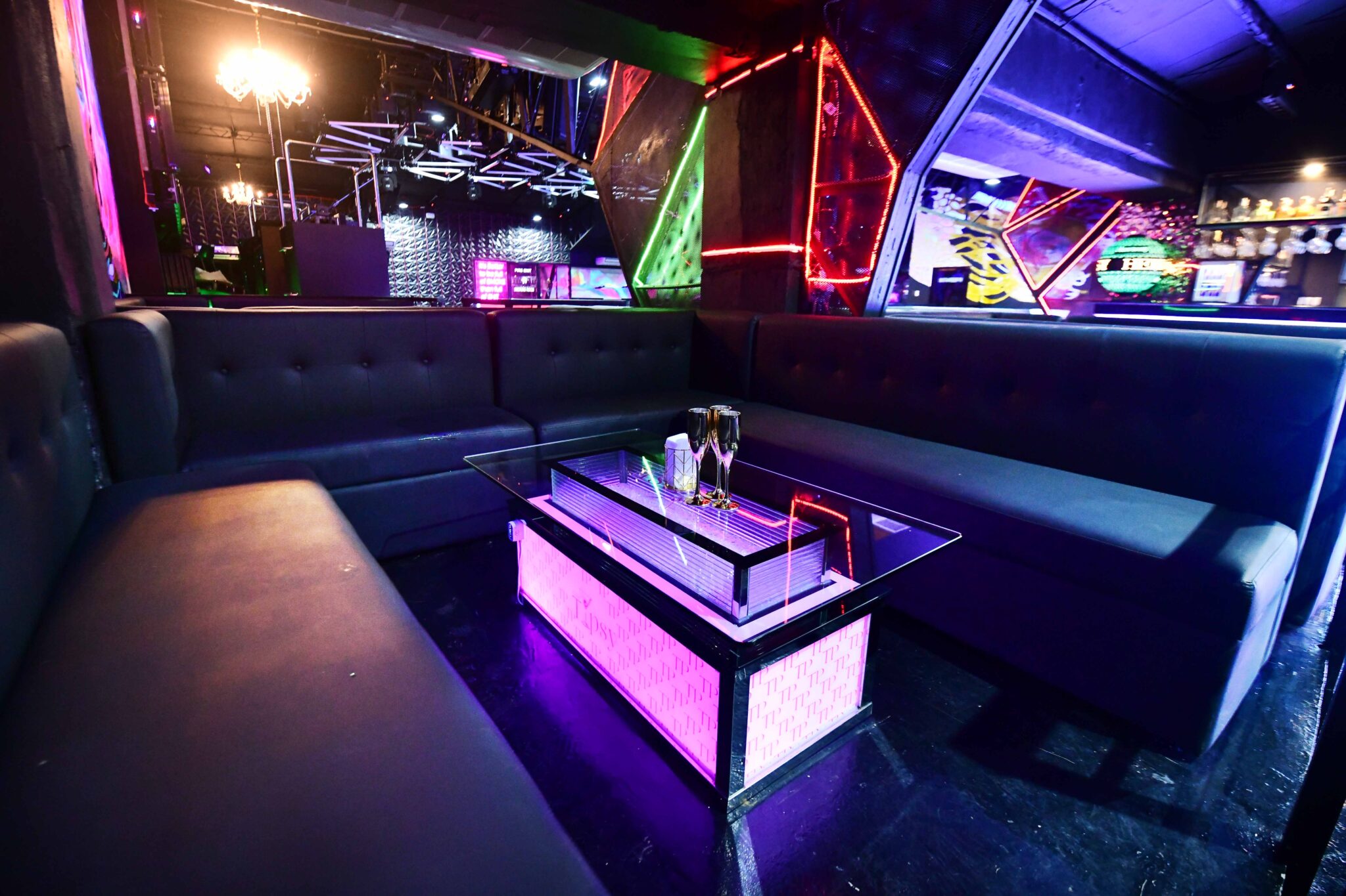 Book a Table | Night Club & Disco - Club Tipsy Cebu