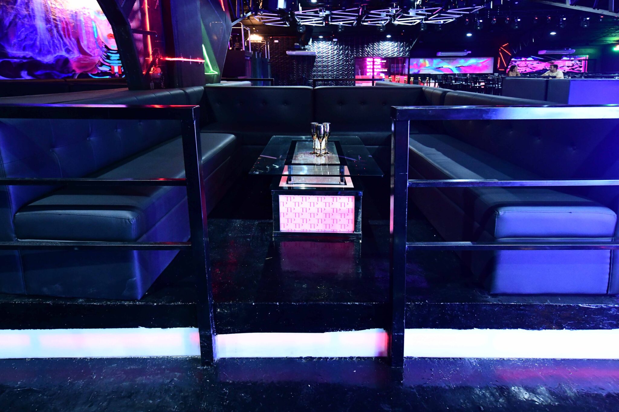 Book a Table | Night Club & Disco - Club Tipsy Cebu