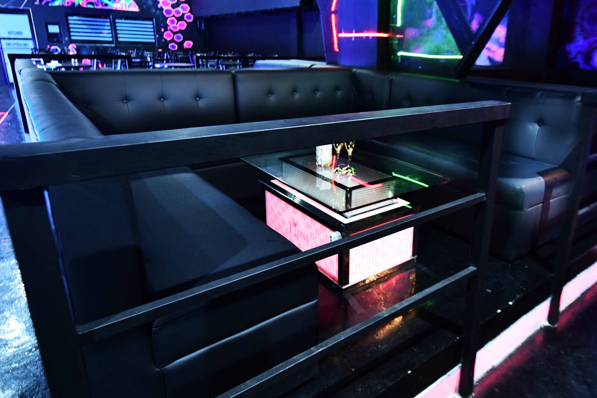 Book a Table | Night Club & Disco - Club Tipsy Cebu